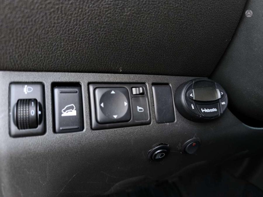 Black Nissan Pathfinder 2011 in Marijampole, with an engine capacity of 2.49 L and mileage of 335 thousand km for 5050 €, photo 19 on AUTOMOTO.COM.LV