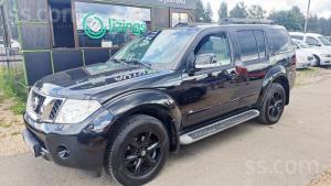 Melns Nissan Pathfinder 2011 Rīga, ar dzinēja tilpumu 3.00 L un nobraukumu 271 tūkst. km par 9400 €, foto  vietnē AUTOMOTO.COM.LV