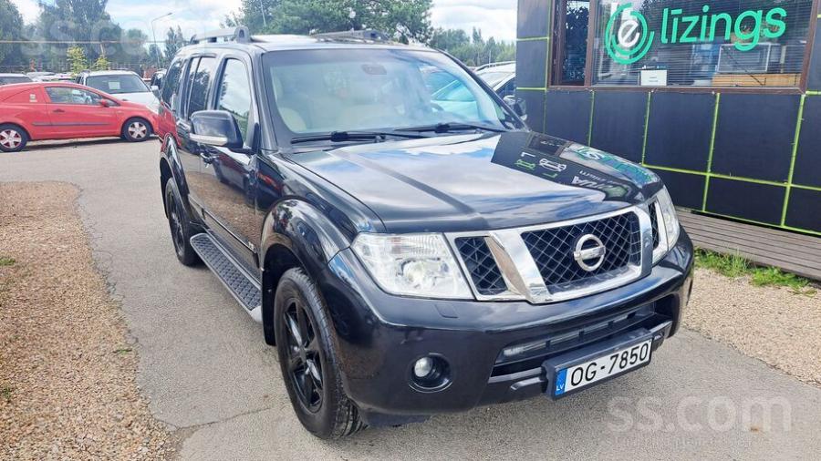 Melns Nissan Pathfinder 2011 Rīga, ar dzinēja tilpumu 3.00 L un nobraukumu 271 tūkst. km par 9400 €, foto 4 vietnē AUTOMOTO.COM.LV