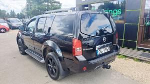Melns Nissan Pathfinder 2011 Rīga, ar dzinēja tilpumu 3.00 L un nobraukumu 271 tūkst. km par 9400 €, foto 5 vietnē AUTOMOTO.COM.LV