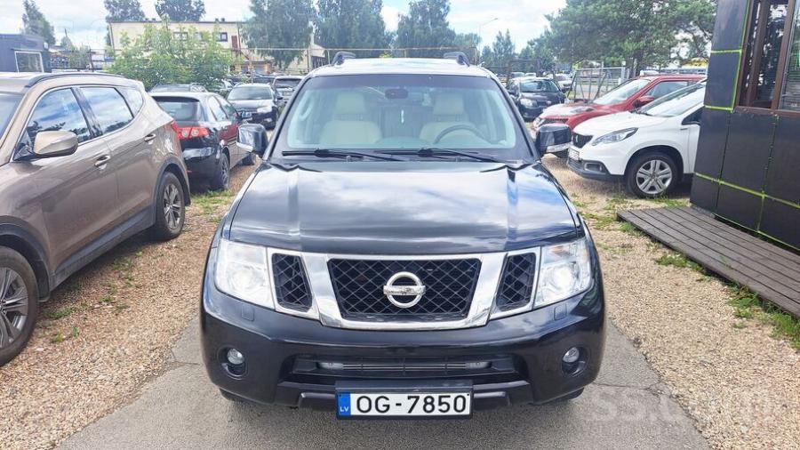 Melns Nissan Pathfinder 2011 Rīga, ar dzinēja tilpumu 3.00 L un nobraukumu 271 tūkst. km par 9400 €, foto 6 vietnē AUTOMOTO.COM.LV