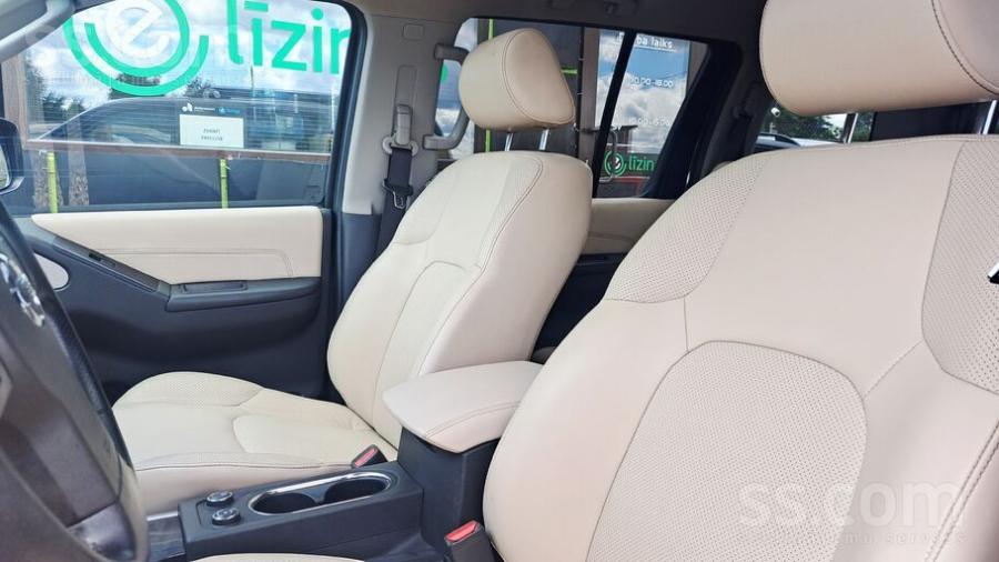 Melns Nissan Pathfinder 2011 Rīga, ar dzinēja tilpumu 3.00 L un nobraukumu 271 tūkst. km par 9400 €, foto 15 vietnē AUTOMOTO.COM.LV