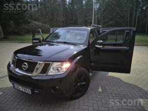 Black Nissan Pathfinder 2011 in Riga, with an engine capacity of 3.00 L and mileage of 272 thousand km for 8250 €, photo 8 on AUTOMOTO.COM.LV