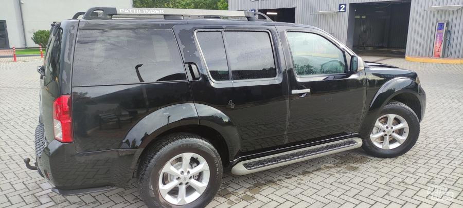 Melns Nissan Pathfinder 2014 Marijampole, ar dzinēja tilpumu 2.50 L un nobraukumu 212 tūkst. km par 9996 €, foto 10 vietnē AUTOMOTO.COM.LV