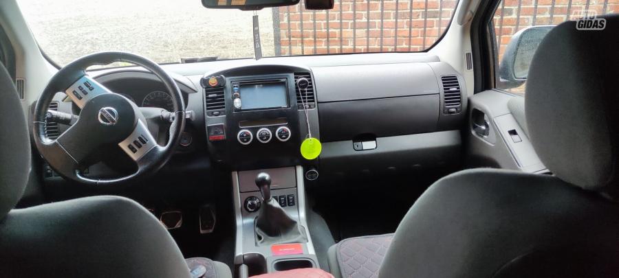 Melns Nissan Pathfinder 2014 Marijampole, ar dzinēja tilpumu 2.50 L un nobraukumu 212 tūkst. km par 9996 €, foto 18 vietnē AUTOMOTO.COM.LV
