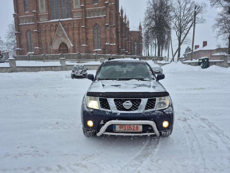 Zils Nissan Pathfinder 2006 Kupiškis, ar dzinēja tilpumu 2.50 L un nobraukumu 430 tūkst. km par 2900 €, foto 1 vietnē AUTOMOTO.COM.LV