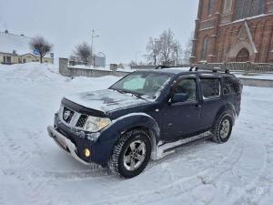 Zils Nissan Pathfinder 2006 Kupiškis, ar dzinēja tilpumu 2.50 L un nobraukumu 430 tūkst. km par 2900 €, foto 3 vietnē AUTOMOTO.COM.LV