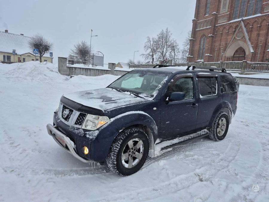 Zils Nissan Pathfinder 2006 Kupiškis, ar dzinēja tilpumu 2.50 L un nobraukumu 430 tūkst. km par 2900 €, foto 3 vietnē AUTOMOTO.COM.LV