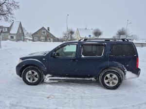 Zils Nissan Pathfinder 2006 Kupiškis, ar dzinēja tilpumu 2.50 L un nobraukumu 430 tūkst. km par 2900 €, foto 4 vietnē AUTOMOTO.COM.LV