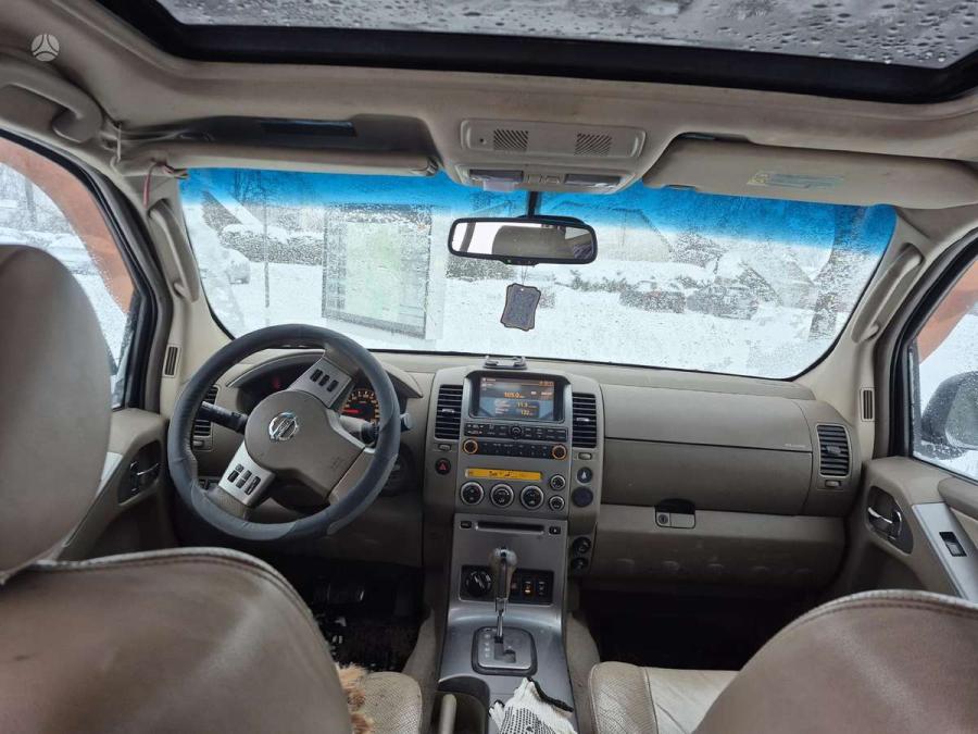 Zils Nissan Pathfinder 2006 Kupiškis, ar dzinēja tilpumu 2.50 L un nobraukumu 430 tūkst. km par 2900 €, foto 13 vietnē AUTOMOTO.COM.LV