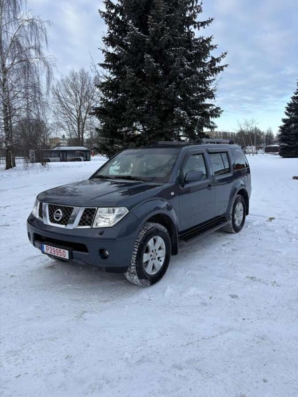 Blue Nissan Pathfinder 2006 in Marijampole, with an engine capacity of 2.49 L and mileage of 362 thousand km for 3450 €, photo 1 on AUTOMOTO.COM.LV