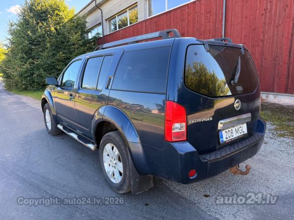 Blue Nissan Pathfinder 2006 in Tartu, with an engine capacity of 2.50 L and mileage of 324 thousand km for 1900 €, photo 4 on AUTOMOTO.COM.LV