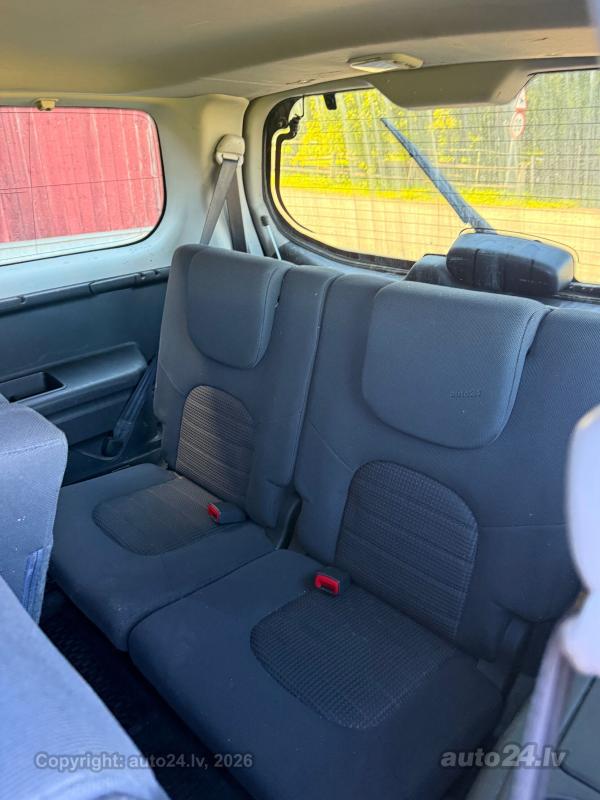 Blue Nissan Pathfinder 2006 in Tartu, with an engine capacity of 2.50 L and mileage of 324 thousand km for 1900 €, photo 9 on AUTOMOTO.COM.LV