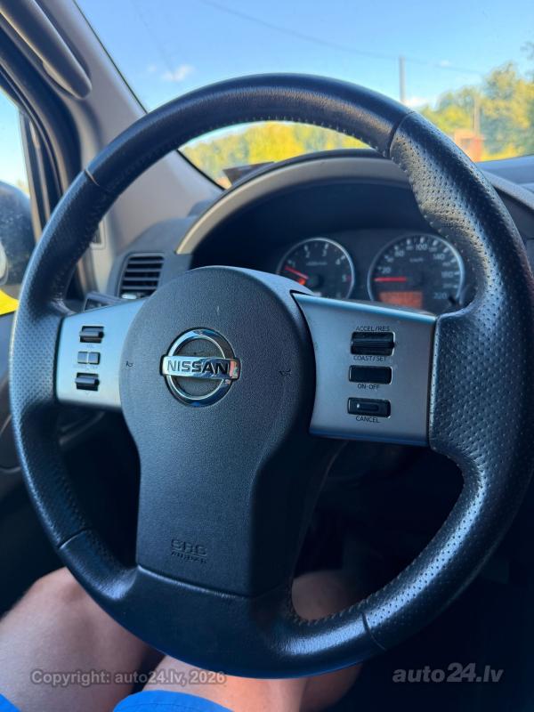 Blue Nissan Pathfinder 2006 in Tartu, with an engine capacity of 2.50 L and mileage of 324 thousand km for 1900 €, photo 10 on AUTOMOTO.COM.LV