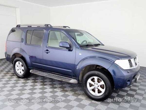 Zils Nissan Pathfinder 2006 Tallina, ar dzinēja tilpumu 2.50 L un nobraukumu 439 tūkst. km par 1999 €, foto 1 vietnē AUTOMOTO.COM.LV