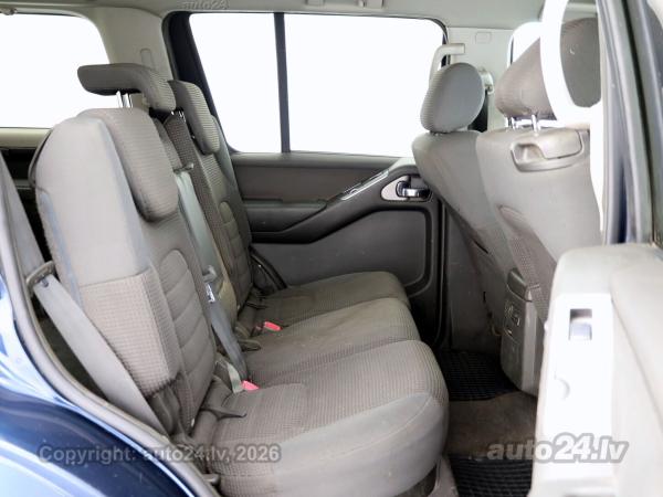 Zils Nissan Pathfinder 2006 Tallina, ar dzinēja tilpumu 2.50 L un nobraukumu 439 tūkst. km par 1999 €, foto 8 vietnē AUTOMOTO.COM.LV