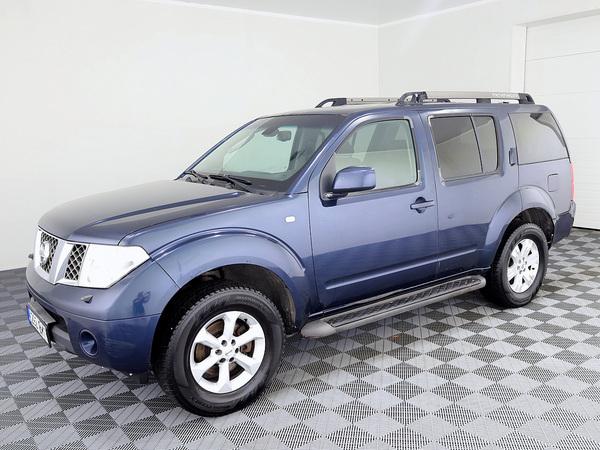 Nissan Pathfinder 2006 in Tallinn on AUTOMOTO.COM.LV Blue Nissan Pathfinder 2006 in Tallinn, with an engine capacity of 2.50 L and mileage of 439 thousand km for 1999 €, photo 3 on AUTOMOTO.COM.LV