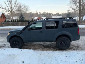 Blue Nissan Pathfinder 2007 in Jurmala, with an engine capacity of 2.50 L and mileage of 296 thousand km for 7999 €, photo 2 on AUTOMOTO.COM.LV