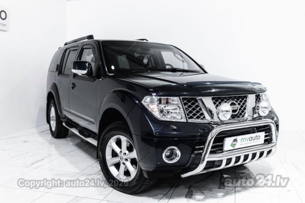 Blue Nissan Pathfinder 2007 in Tallinn, with an engine capacity of 2.50 L and mileage of 219 thousand km for 7990 €, photo 5 on AUTOMOTO.COM.LV