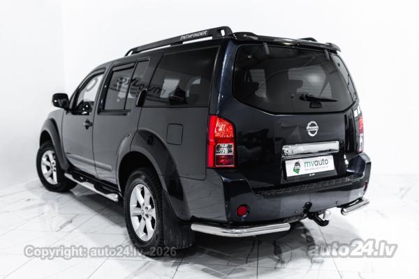 Blue Nissan Pathfinder 2007 in Tallinn, with an engine capacity of 2.50 L and mileage of 219 thousand km for 7990 €, photo 8 on AUTOMOTO.COM.LV