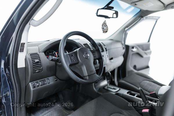 Blue Nissan Pathfinder 2007 in Tallinn, with an engine capacity of 2.50 L and mileage of 219 thousand km for 7990 €, photo 10 on AUTOMOTO.COM.LV