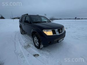 Blue Nissan Pathfinder 2008 in Jekabpils, with an engine capacity of 2.50 L and mileage of 235 thousand km for 4195 €, photo  on AUTOMOTO.COM.LV