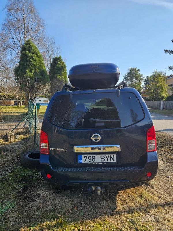 Blue Nissan Pathfinder 2011 in Tallinn, with an engine capacity of 3.00 L and mileage of 300 thousand km for 3000 €, photo 3 on AUTOMOTO.COM.LV