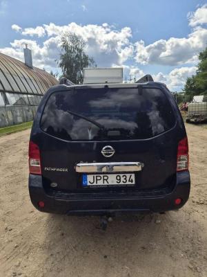 Zils Nissan Pathfinder 2011 Viļņa, ar dzinēja tilpumu 2.49 L un nobraukumu 357 tūkst. km par 3700 €, foto 4 vietnē AUTOMOTO.COM.LV