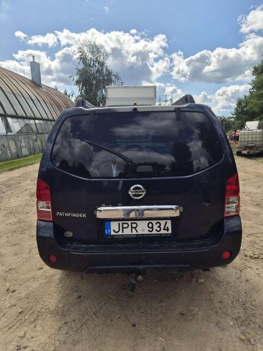 Zils Nissan Pathfinder 2011 Viļņa, ar dzinēja tilpumu 2.49 L un nobraukumu 357 tūkst. km par 3700 €, foto 4 vietnē AUTOMOTO.COM.LV