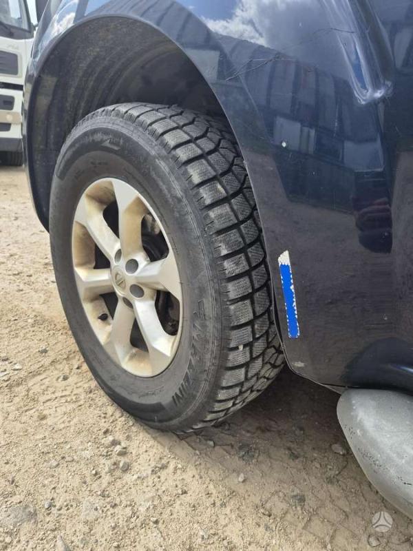 Zils Nissan Pathfinder 2011 Viļņa, ar dzinēja tilpumu 2.49 L un nobraukumu 357 tūkst. km par 3700 €, foto 6 vietnē AUTOMOTO.COM.LV