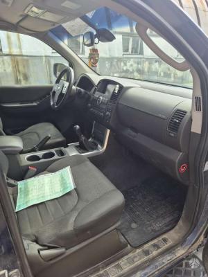 Zils Nissan Pathfinder 2011 Viļņa, ar dzinēja tilpumu 2.49 L un nobraukumu 357 tūkst. km par 3700 €, foto 8 vietnē AUTOMOTO.COM.LV