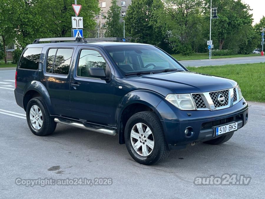 Blue Nissan Pathfinder 2005 in Narva, with an engine capacity of 2.50 L and mileage of 315 thousand km for 2499 €, photo 4 on AUTOMOTO.COM.LV
