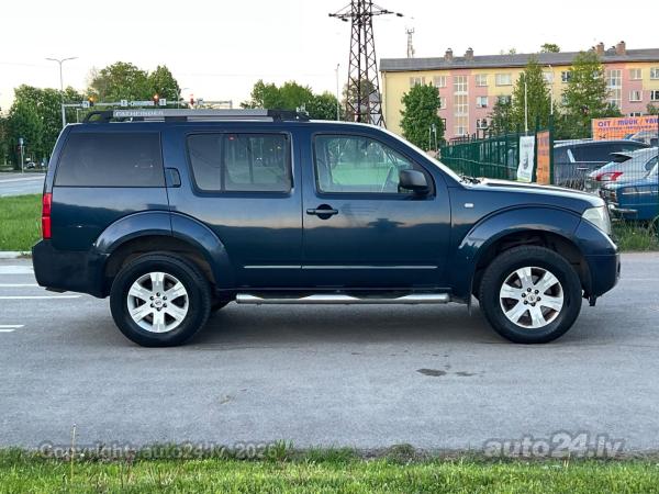 Zils Nissan Pathfinder 2005 Narva, ar dzinēja tilpumu 2.50 L un nobraukumu 315 tūkst. km par 2499 €, foto 4 vietnē AUTOMOTO.COM.LV