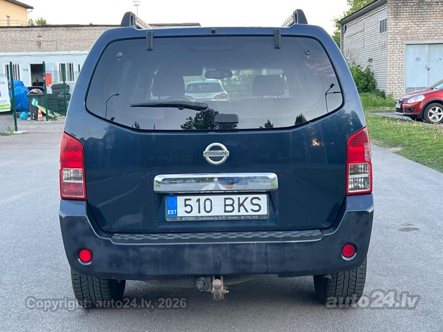 Blue Nissan Pathfinder 2005 in Narva, with an engine capacity of 2.50 L and mileage of 315 thousand km for 2499 €, photo 7 on AUTOMOTO.COM.LV