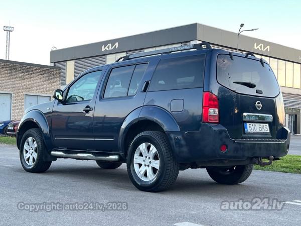 Zils Nissan Pathfinder 2005 Narva, ar dzinēja tilpumu 2.50 L un nobraukumu 315 tūkst. km par 2499 €, foto 7 vietnē AUTOMOTO.COM.LV