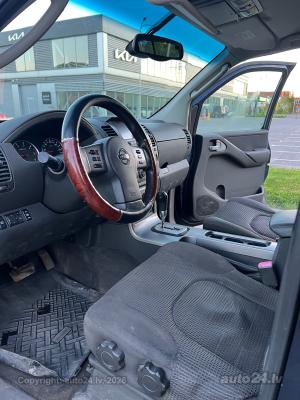 Blue Nissan Pathfinder 2005 in Narva, with an engine capacity of 2.50 L and mileage of 315 thousand km for 2499 €, photo 12 on AUTOMOTO.COM.LV
