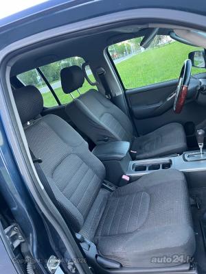 Blue Nissan Pathfinder 2005 in Narva, with an engine capacity of 2.50 L and mileage of 315 thousand km for 2499 €, photo 14 on AUTOMOTO.COM.LV
