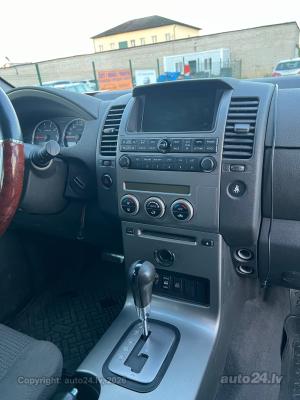 Blue Nissan Pathfinder 2005 in Narva, with an engine capacity of 2.50 L and mileage of 315 thousand km for 2499 €, photo 16 on AUTOMOTO.COM.LV