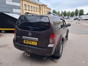 Brown Nissan Pathfinder 2009 in Kaunas, with an engine capacity of 2.49 L and mileage of 181 thousand km for 3000 €, photo 7 on AUTOMOTO.COM.LV