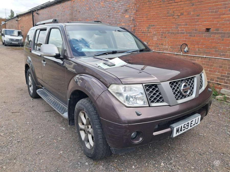 Brown Nissan Pathfinder 2009 in Kaunas, with an engine capacity of 2.49 L and mileage of 181 thousand km for 3000 €, photo 13 on AUTOMOTO.COM.LV