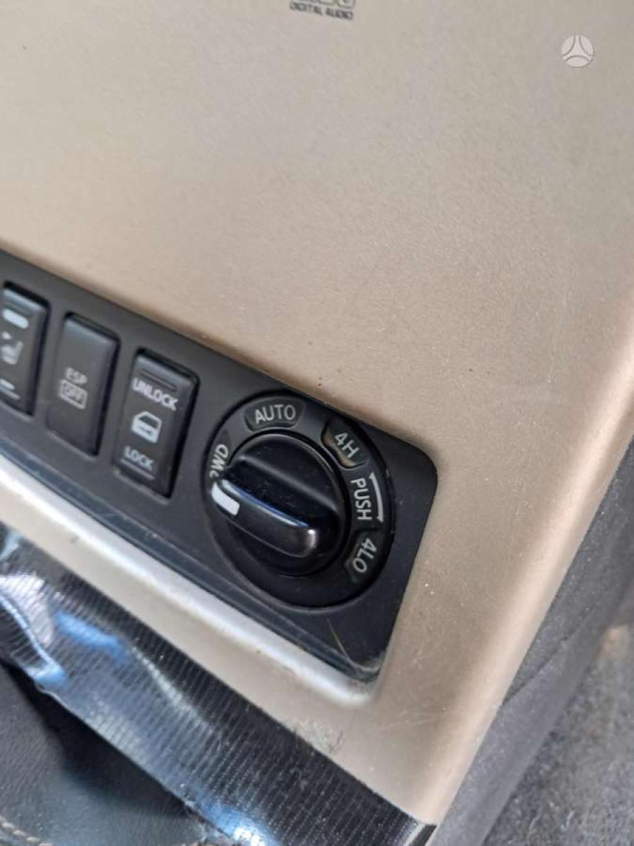 Brown Nissan Pathfinder 2009 in Kaunas, with an engine capacity of 2.49 L and mileage of 181 thousand km for 3000 €, photo 16 on AUTOMOTO.COM.LV