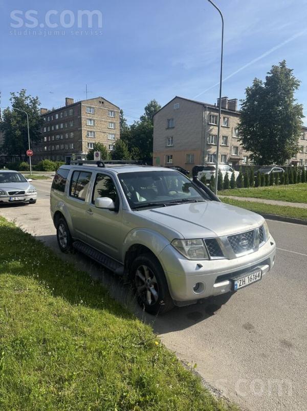 Nissan Pathfinder 2005 in Jelgava, with an engine capacity of 2.50 L and mileage of 278 thousand km for 5450 €, photo 1 on AUTOMOTO.COM.LV