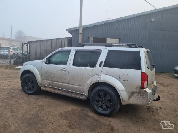 Nissan Pathfinder 2005 in Taurage, with an engine capacity of 2.50 L and mileage of 190 thousand km for 2450 €, photo 7 on AUTOMOTO.COM.LV