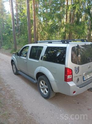 Nissan Pathfinder 2005 in Limbazi, with an engine capacity of 2.50 L and mileage of 381 thousand km for 3600 €, photo 3 on AUTOMOTO.COM.LV