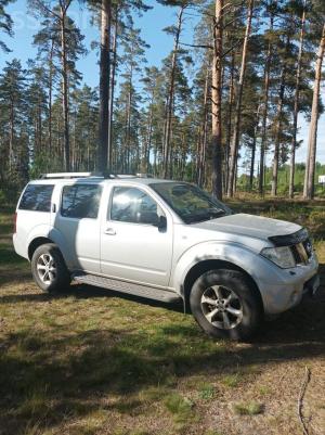 Nissan Pathfinder 2005 in Limbazi, with an engine capacity of 2.50 L and mileage of 381 thousand km for 3600 €, photo 4 on AUTOMOTO.COM.LV