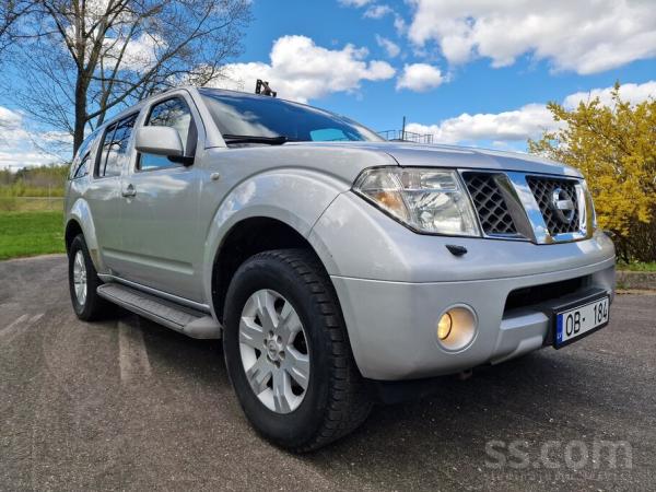 Nissan Pathfinder 2006 in Riga, with an engine capacity of 2.50 L and mileage of 280 thousand km for 5950 €, photo 1 on AUTOMOTO.COM.LV