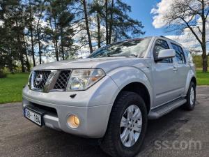 Nissan Pathfinder 2006 in Riga, with an engine capacity of 2.50 L and mileage of 280 thousand km for 5950 €, photo 2 on AUTOMOTO.COM.LV