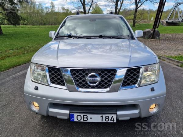 Nissan Pathfinder 2006 in Riga, with an engine capacity of 2.50 L and mileage of 280 thousand km for 5950 €, photo 3 on AUTOMOTO.COM.LV