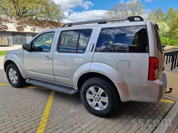 Nissan Pathfinder 2006 in Riga, with an engine capacity of 2.50 L and mileage of 280 thousand km for 5950 €, photo 6 on AUTOMOTO.COM.LV