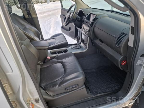 Nissan Pathfinder 2006 in Riga, with an engine capacity of 2.50 L and mileage of 280 thousand km for 5950 €, photo 8 on AUTOMOTO.COM.LV